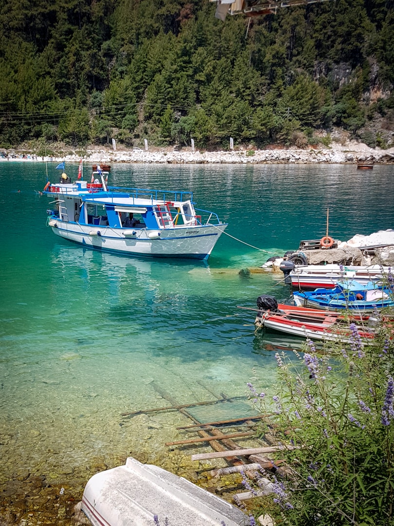 Plaja Vathy Marble, Thassos - Grecia de Weekend