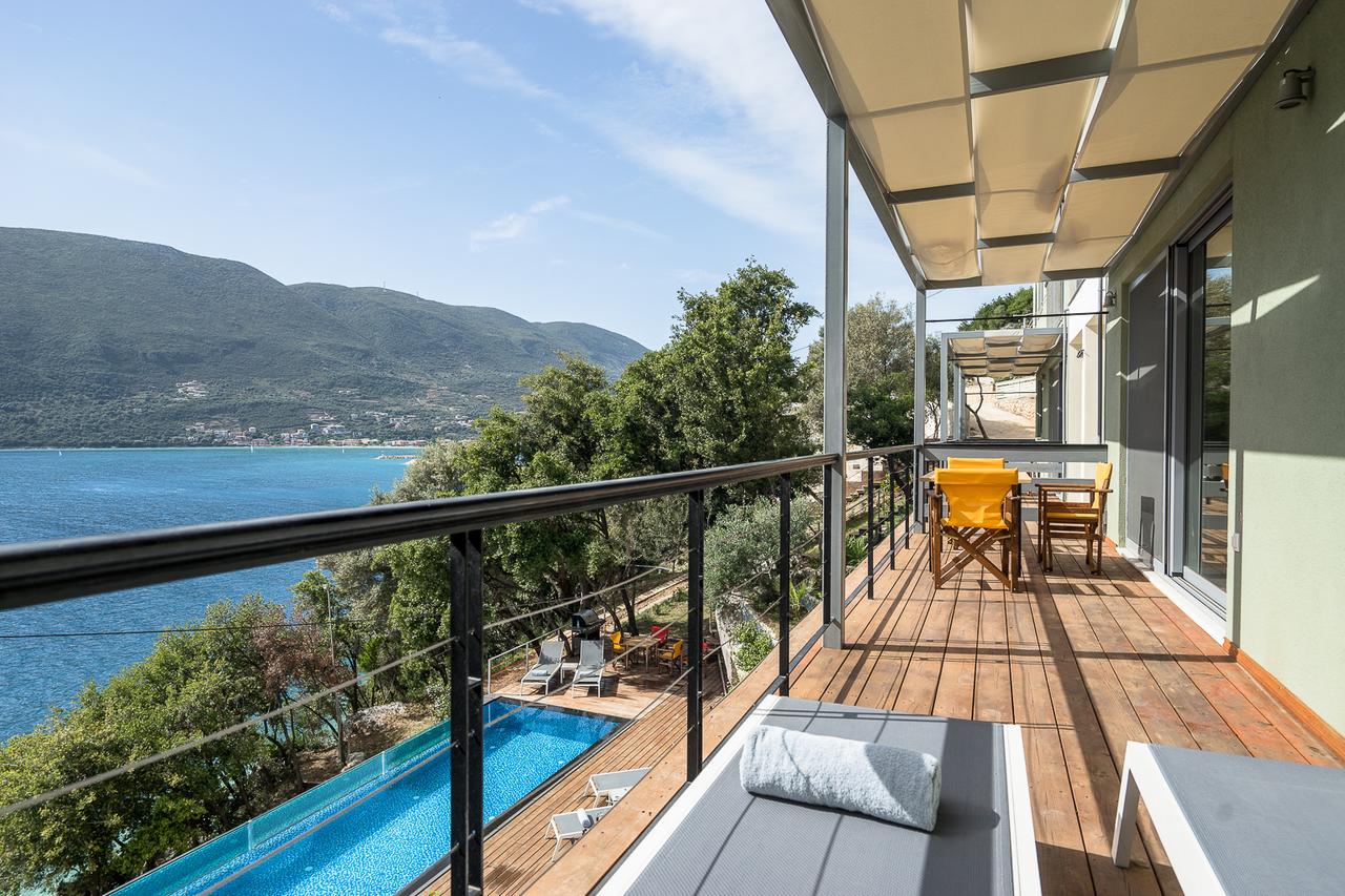 Casa de Vacanta pe malul marii si plaja privata in Lefkada - Grecia de ...