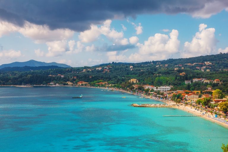 Plaja Ipsos, Corfu - Grecia de Weekend